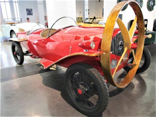 Les 15 Voitures Anciennes Les Plus tranges les-15-voitures-anciennes-les-plus-tranges